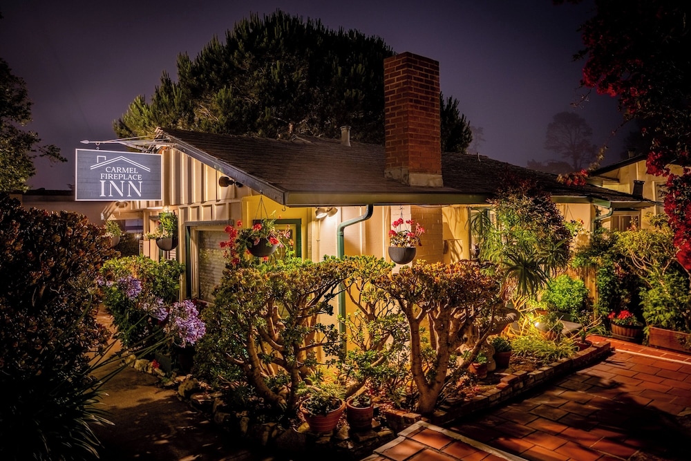 Carmel Fireplace Inn - Big Sur, CA