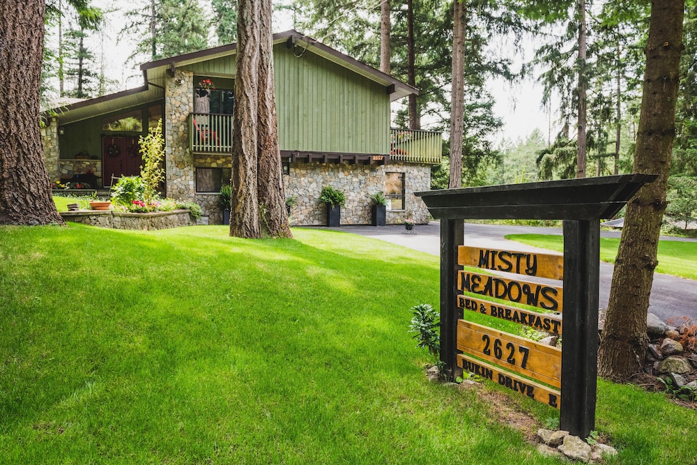 Misty Meadows B&b - Vancouver Island