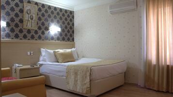 Quarto Standard | Minibar, cofre no quarto, secretária, berços/camas para crianças grátis