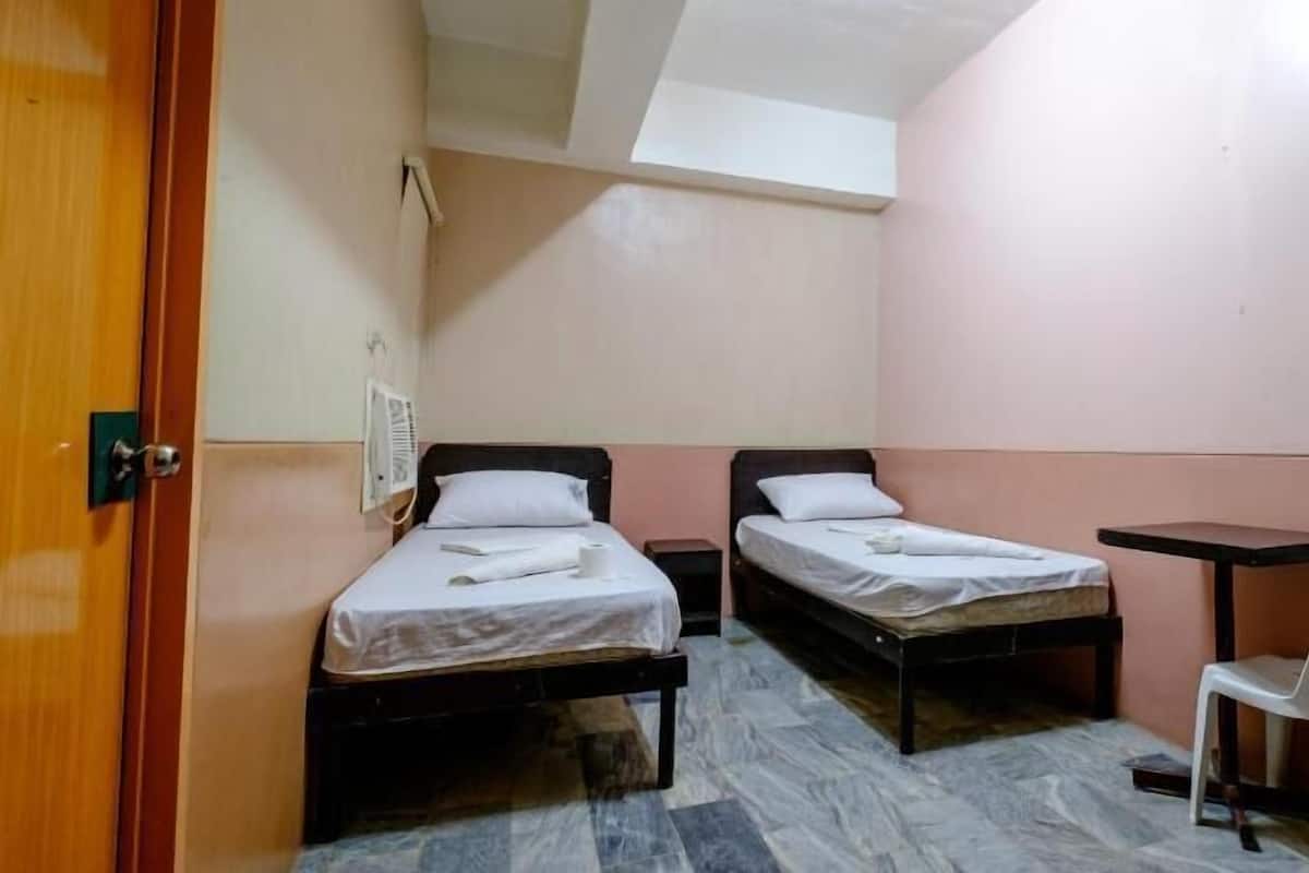 Escrivaninha, Wi-Fi de cortesia, roupa de cama