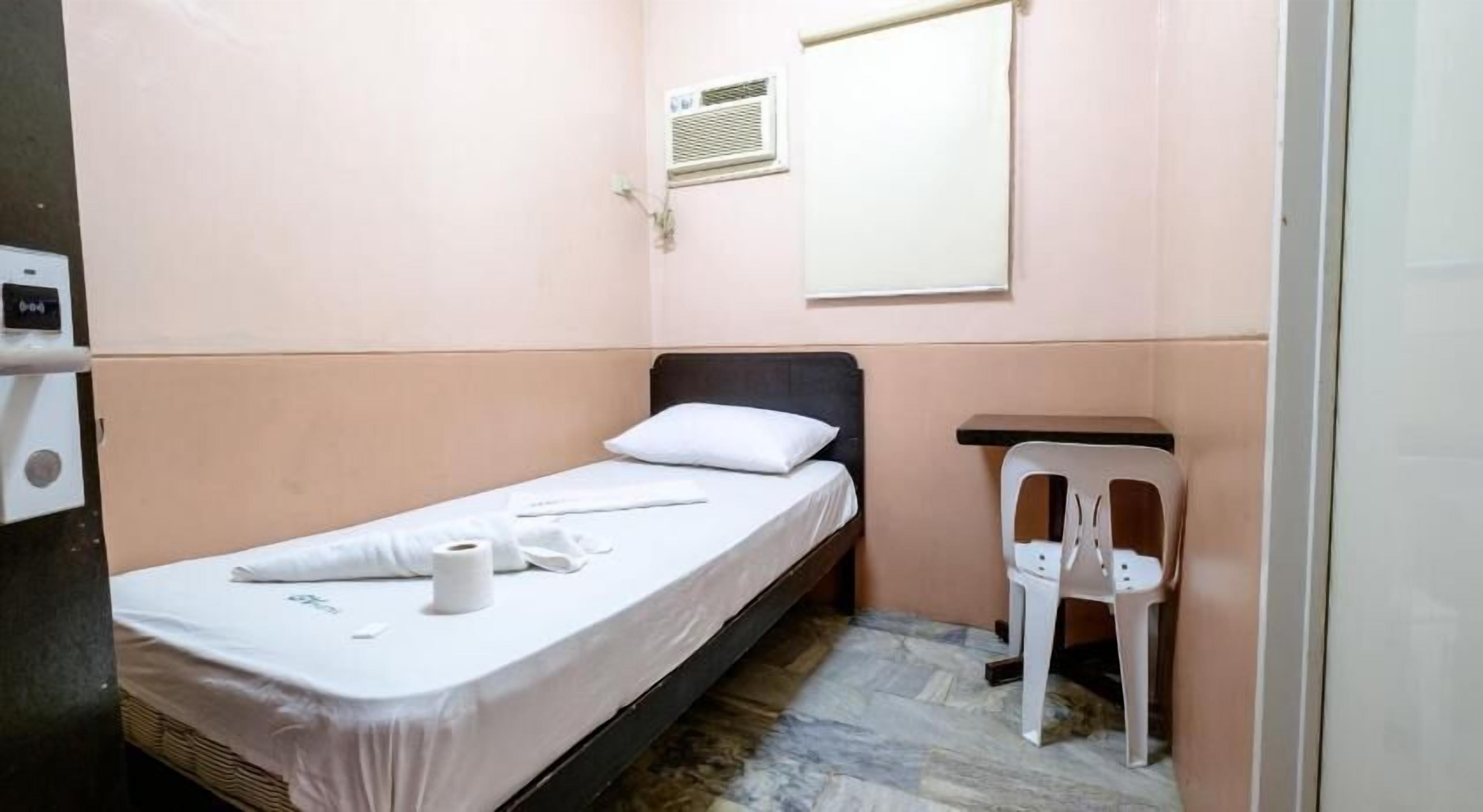 Escrivaninha, Wi-Fi de cortesia, roupa de cama