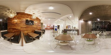 Café da manhã com buffet grátis todos os dias