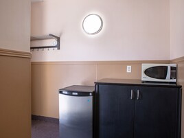 Quarto premium, 2 camas Queen | Comodidades do quarto