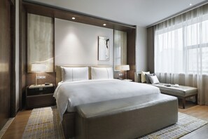 Quarto casal empresarial | Roupas de cama premium, frigobar, cofres nos quartos