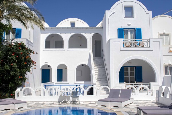 펜시온 조지 - 산토리니 섬