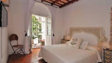 Roupas de cama premium, escrivaninha, quartos à prova de som