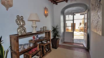 Entrada (vista interior)