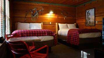 Quarto Standard, 2 camas de casal, frigorífico e micro-ondas (06) | Edredões de penas, Wi-fi grátis, roupa de cama fornecida