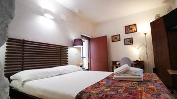 Quarto, banheiro privativo | Individualmente mobiliados, escrivaninha, berços (sobretaxa)