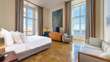 Suíte (Praca do Comercio, King Size Bed) | 1 quarto, frigobar, cofres nos quartos, individualmente decorados