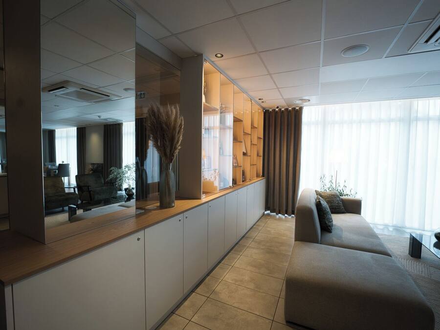 Área de estar no saguão