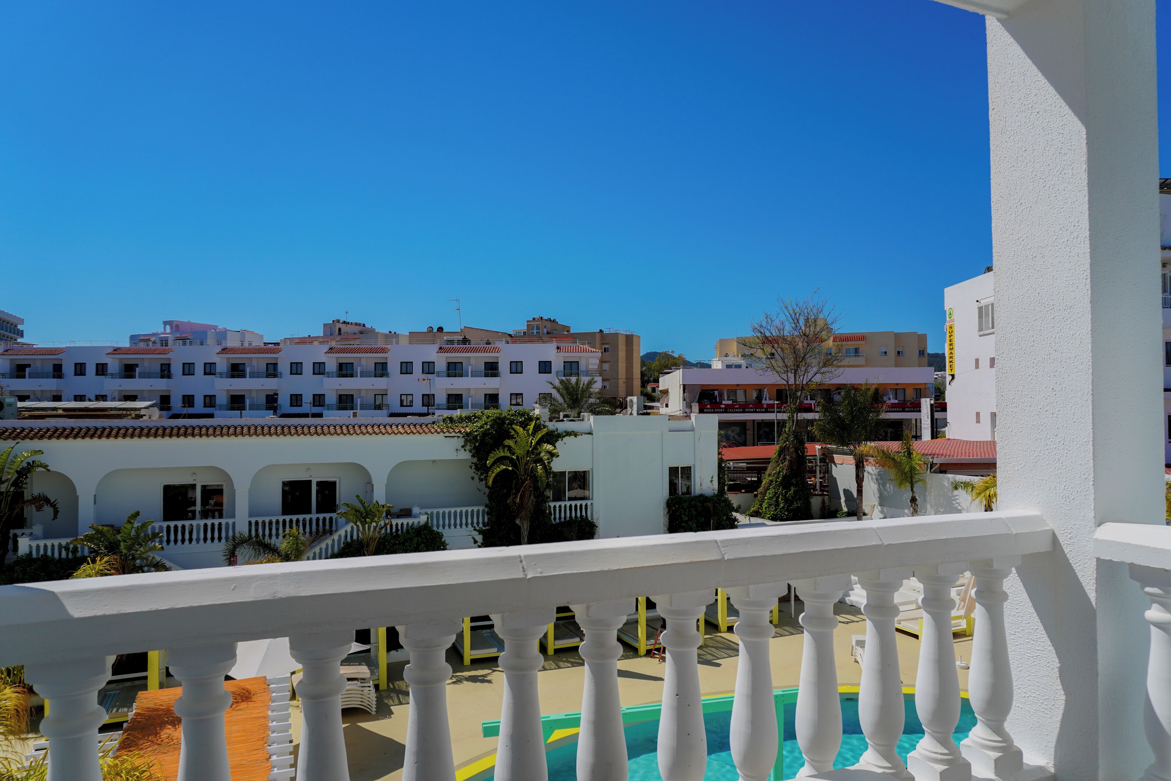 Estúdio, varanda, vista para a piscina (2 adults) | Vista do quarto