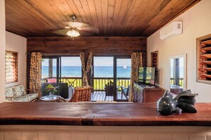 Oak Ridge Suite - Premium Studio, 2 Double Beds, Oceanview, Ground Floor Unit | 1 quarto, roupa de alta qualidade, cofre no quarto 