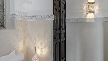 Quarto Royal | Lençóis de algodão egípcio, roupa de alta qualidade, cofre no quarto