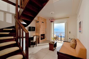 Dúplex Deluxe, vista para o mar | Secretária, quartos insonorizados, berços/camas para crianças grátis