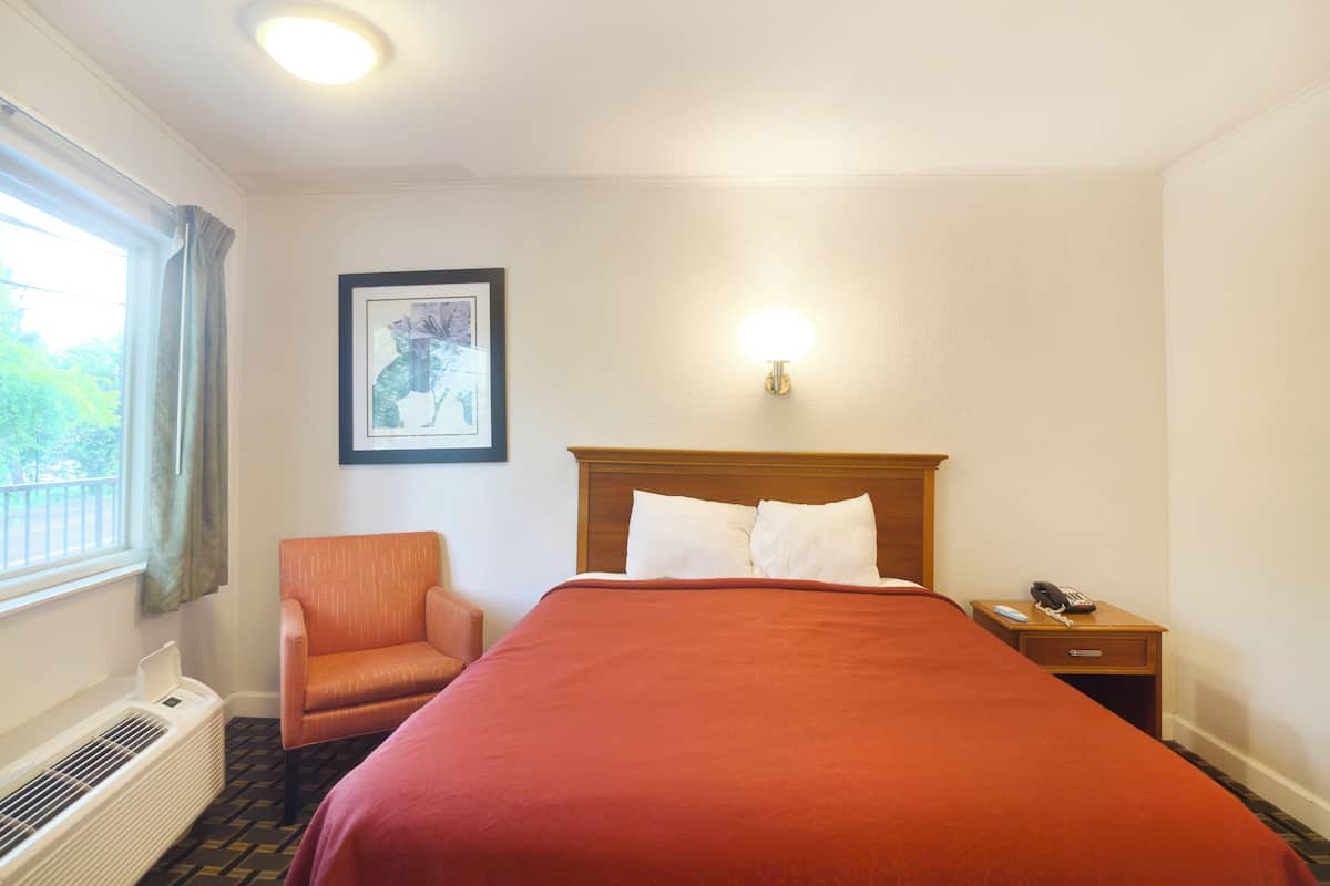 Quarto, 1 cama king-size (with Riverfront) | Secretária, ferro/tábua de engomar, Wi-fi grátis