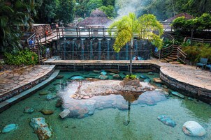Piscina exterior, toldos gratuitos, guarda-sóis 