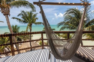 Suite Panorâmica, 2 quartos, vista para o mar, em frente à praia | Terraço/pátio interior