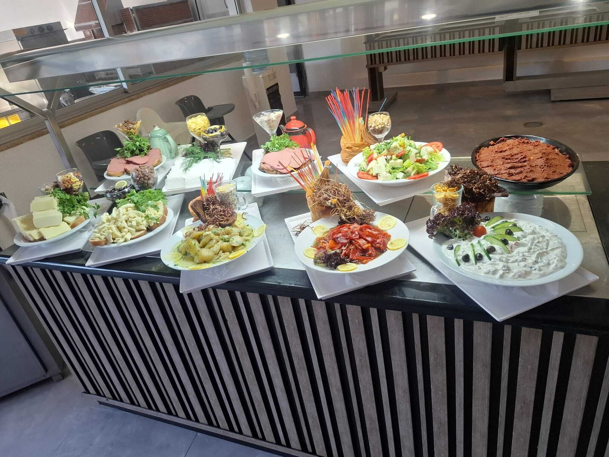 Pequeno-almoço tipo buffet diário incluído 