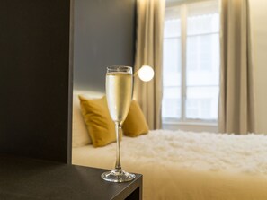 Suíte júnior (Entre Soi, 31 rue de la Charité Lyon) | Roupas de cama premium, camas com colchões pillow-top