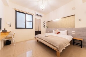 Quarto Duplo, 1 cama de casal | Roupa de alta qualidade, edredões de penas, minibar grátis, secretária 