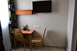 Quarto Standard | Sala de estar | TV de ecrã plano 