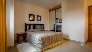 Quarto Standard, 1 cama de casal | 1 quarto, cofre no quarto, ferro/tábua de engomar, Wi-fi grátis