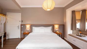 Deluxe Room ( bay window ) | Roupas de cama premium, frigobar, cofres nos quartos