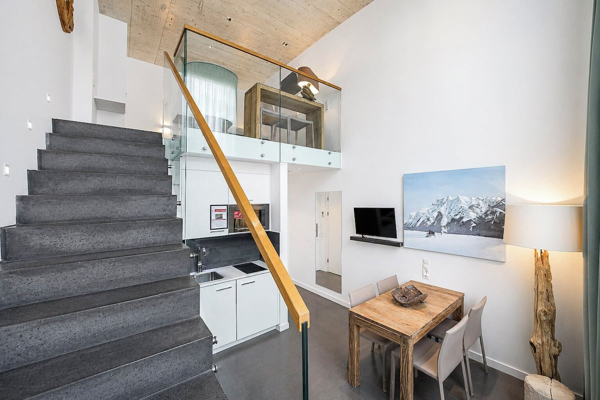 Duplex Mini, Kitchenette - Loft Living | Sala de estar | Televisor de ecrã plano de 32 polegadas com canais por cabo, televisor