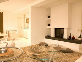 Apartamento Nobre | Sala de estar | TV de ecrã plano 