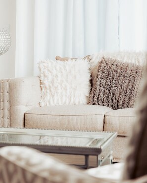 Suite Presidencial, 1 cama king-size, varanda | Roupa de alta qualidade, cofre no quarto, com decoração personalizada 