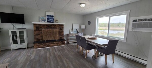 Coastal Inn - Honor, MI