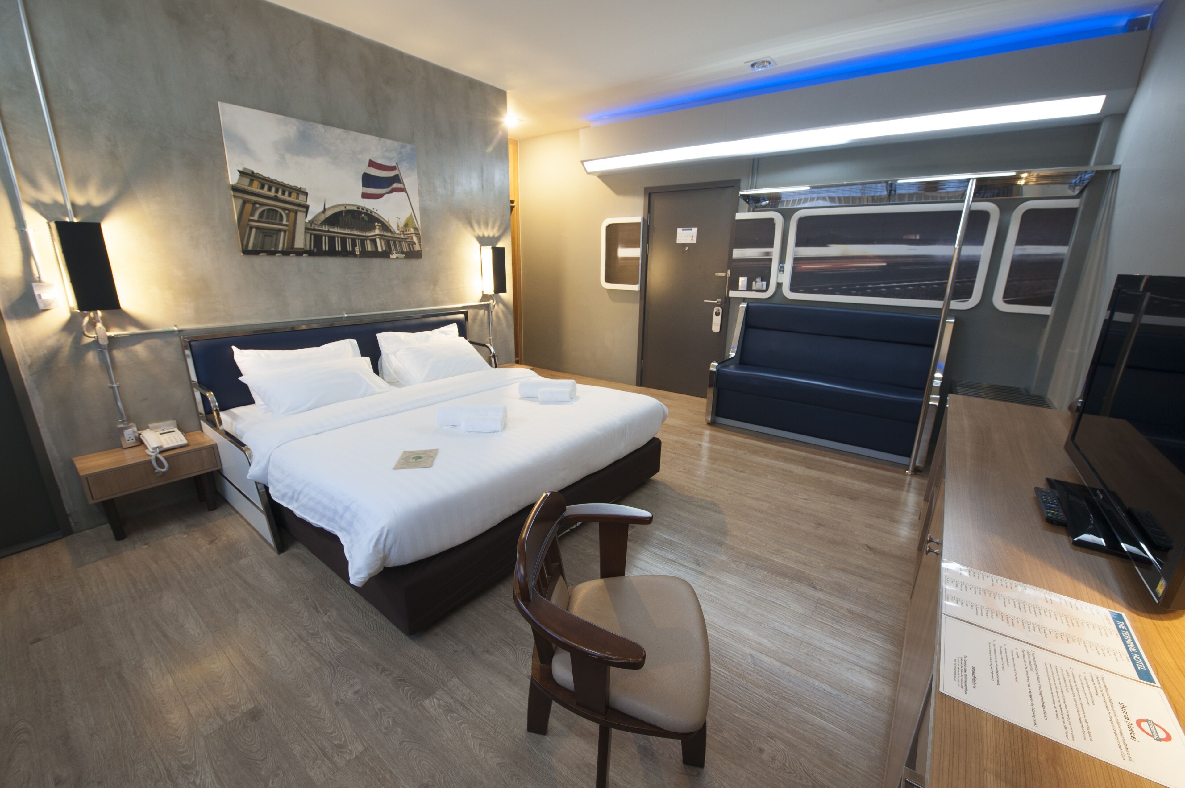 Roupas de cama premium, frigobar, cofres nos quartos, escrivaninha