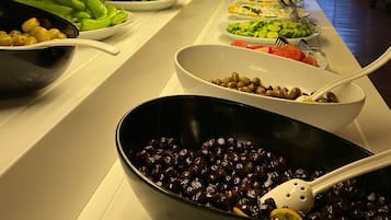 Pequeno-almoço tipo buffet diário incluído