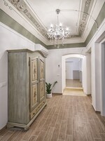 Estúdio superior, vista para a cidade | Área de estar | TV de tela plana, computador