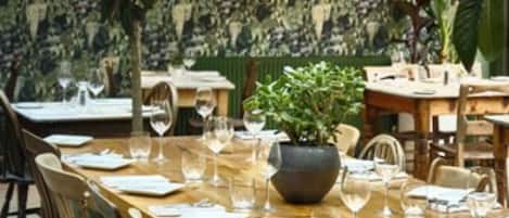 Café da manhã, almoço e jantar