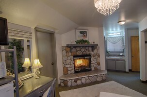 Quarto Superior, 1 cama queen-size, não fumadores, lareira | Comodidade do quarto