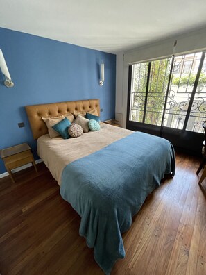 Quarto Superior | Roupa de alta qualidade, cofre no quarto, com decoração personalizada 