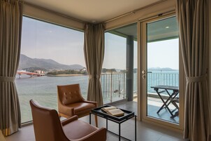 Quarto Deluxe | Edredões de penas, Wi-fi grátis, roupa de cama fornecida 