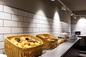 Café da manhã com buffet todos os dias mediante uma taxa
