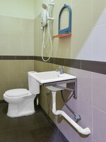 Quarto duplo luxo | Banheiro | Chuveiro, produtos de toalete grátis