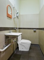 Quarto casal luxo | Banheiro | Chuveiro, produtos de toalete grátis