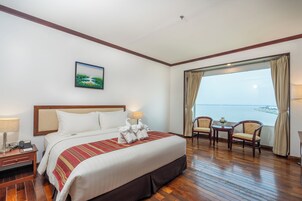 Quarto Individual Deluxe, vista para o rio | 1 quarto, minibar, cofre no quarto, secretária 