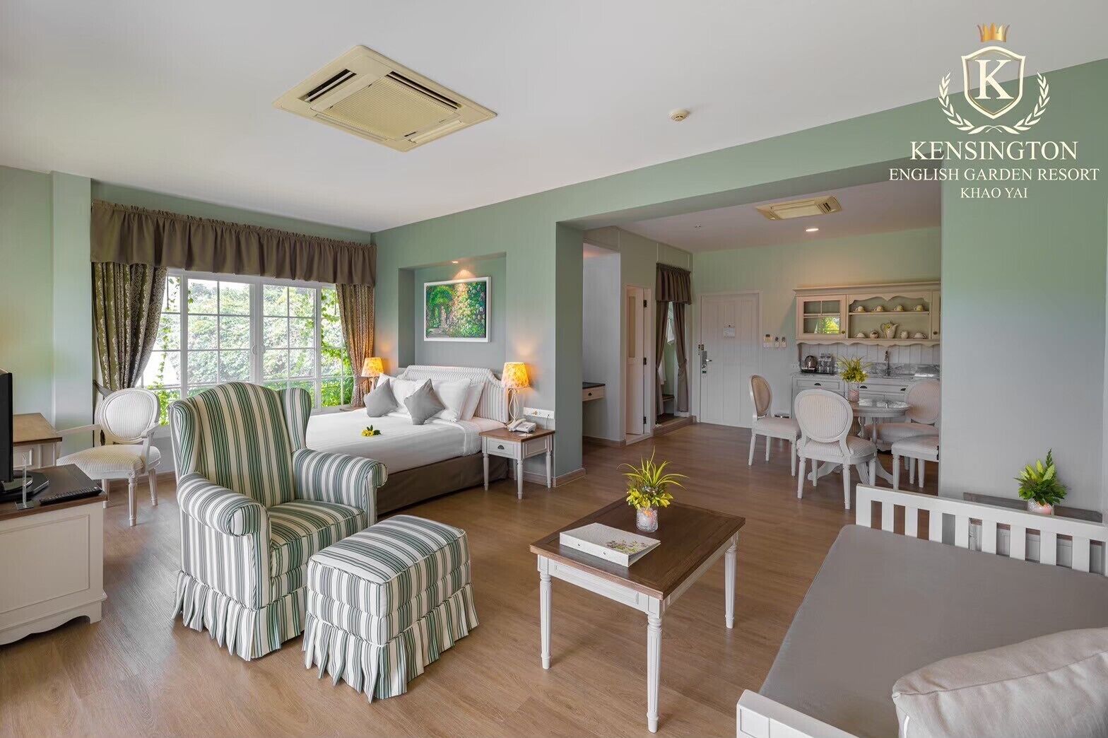 Mini suite room | Minibar, cofre no quarto, secretária, berços/camas para crianças grátis 