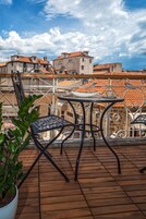 Apartamento Superior, varanda, em frente ao mar | Varanda