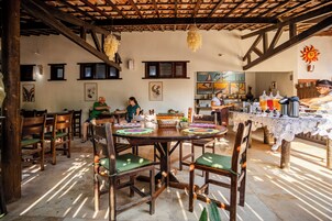 Pequeno-almoço tipo buffet diário incluído 