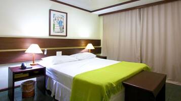 Quarto Duplo Standard | Minibar, cofre no quarto, Wi-fi grátis, roupa de cama fornecida