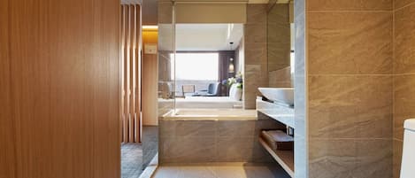 Quarto Duplo Deluxe, no canto | Casa de banho | Artigos de higiene pessoal grátis, um secador de cabelo, chinelos