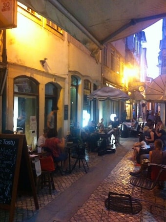 Fachada. Be Coimbra Hostels