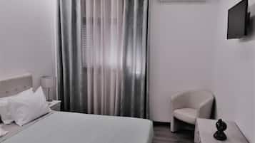 Com decoração personalizada, com mobília individualizada, secretária